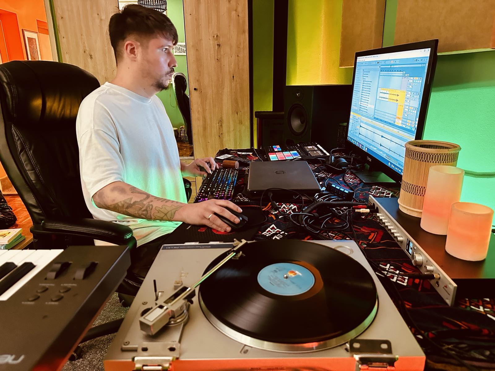 Svetski poznati DJ Vid Marjanović - DJ ESTRAY prošao ceo svet, skućio ...